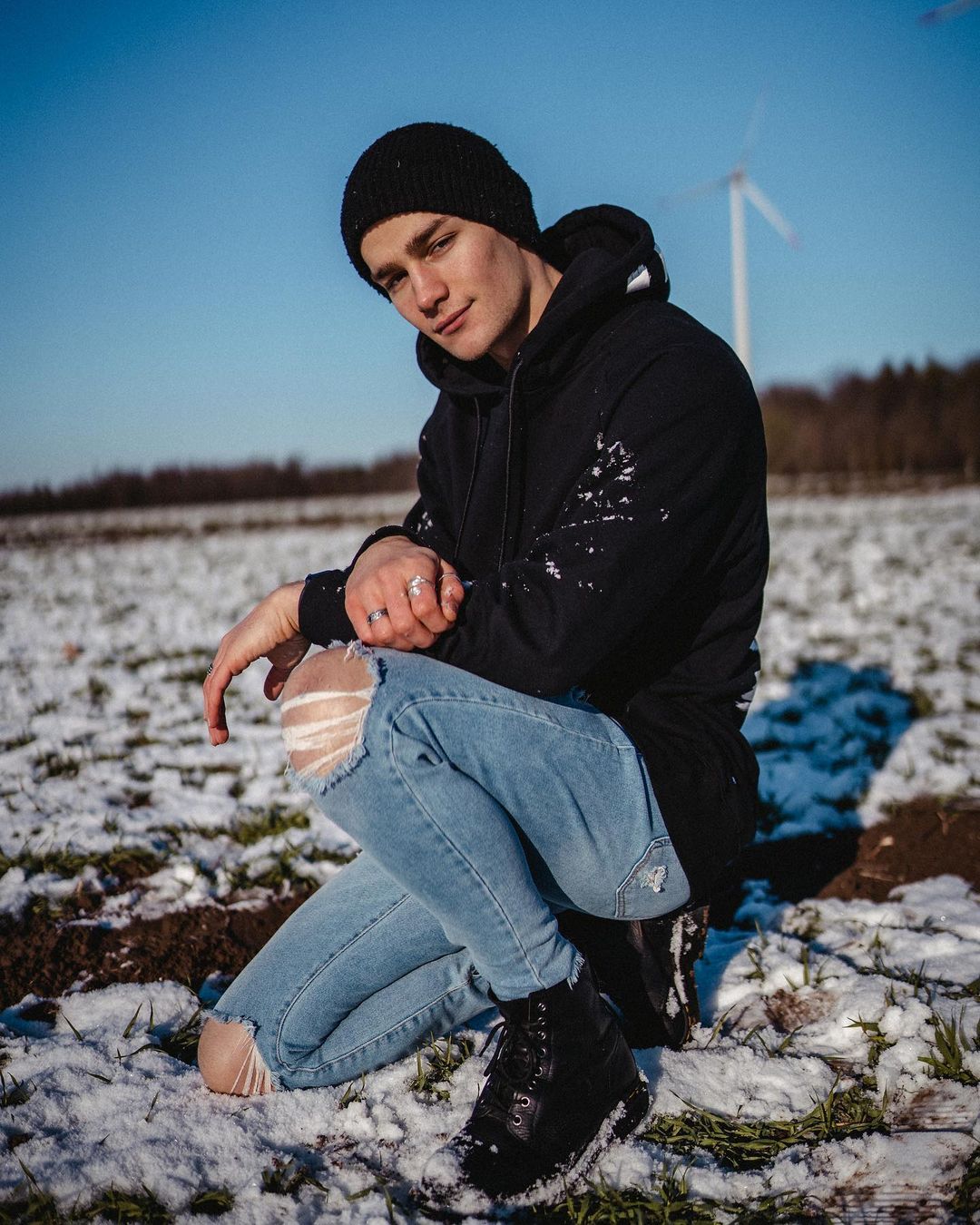 40 ripped jeans outfits for men. - vogueymen.com