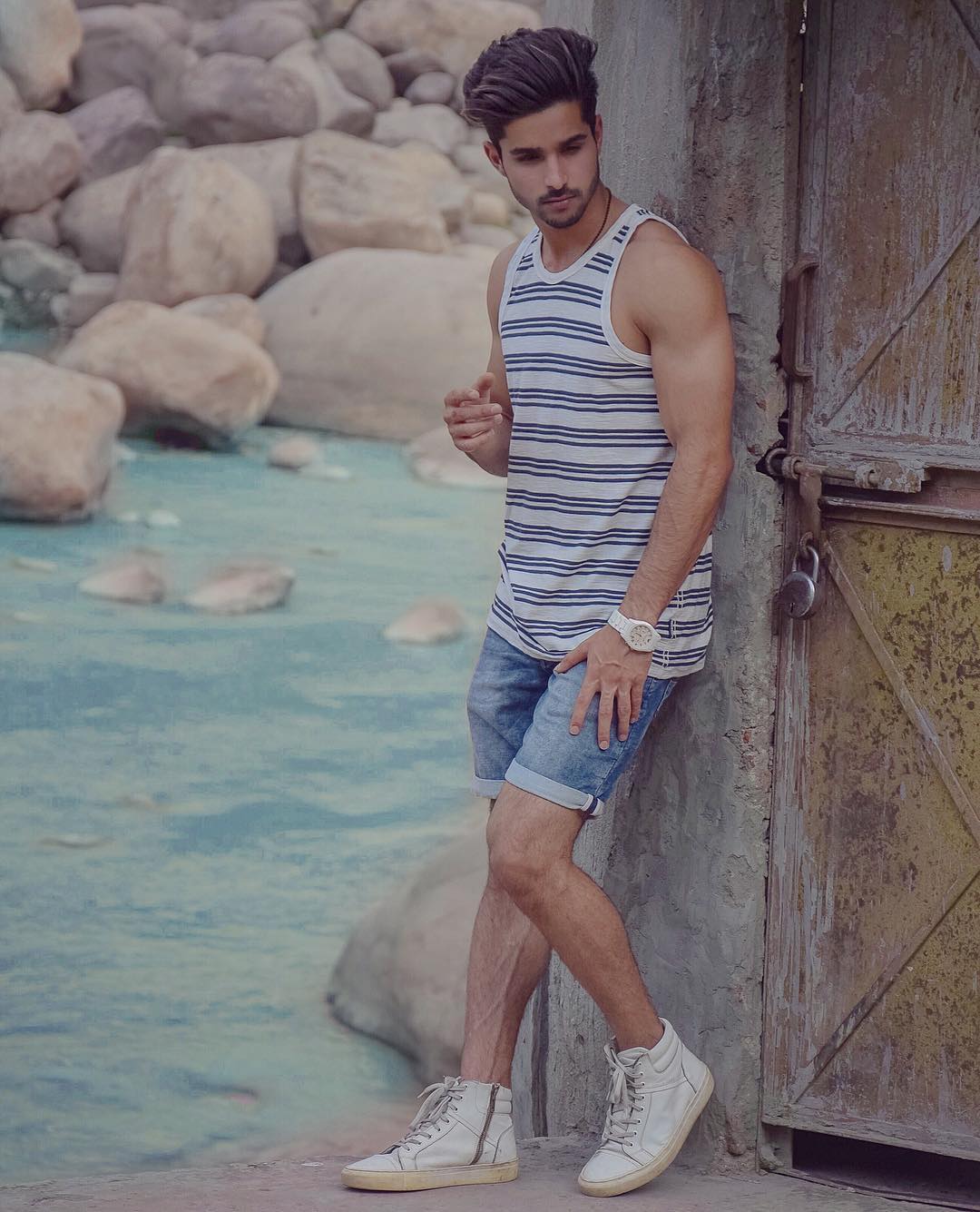 42 uber-cool denim shorts outfits for men - vogueymen.com