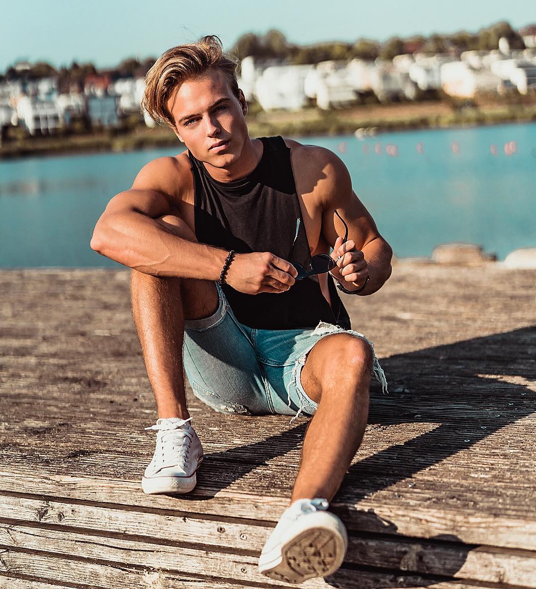 42 uber-cool denim shorts outfits for men - vogueymen.com