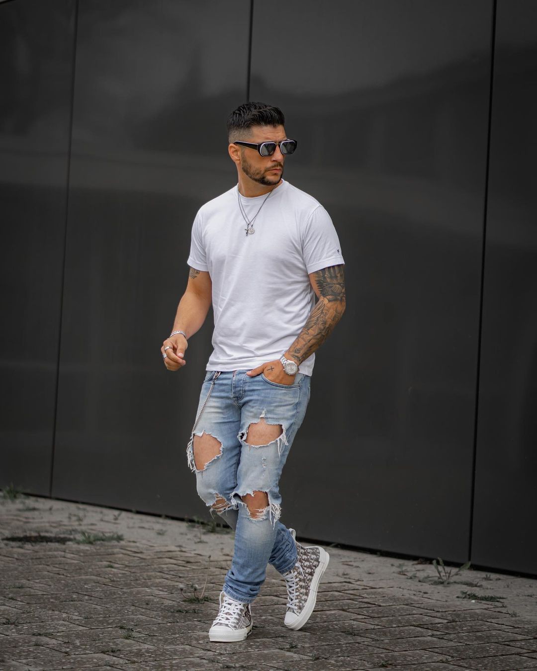 25 super-distressed and extreme-ripped jeans outfits for guys ...