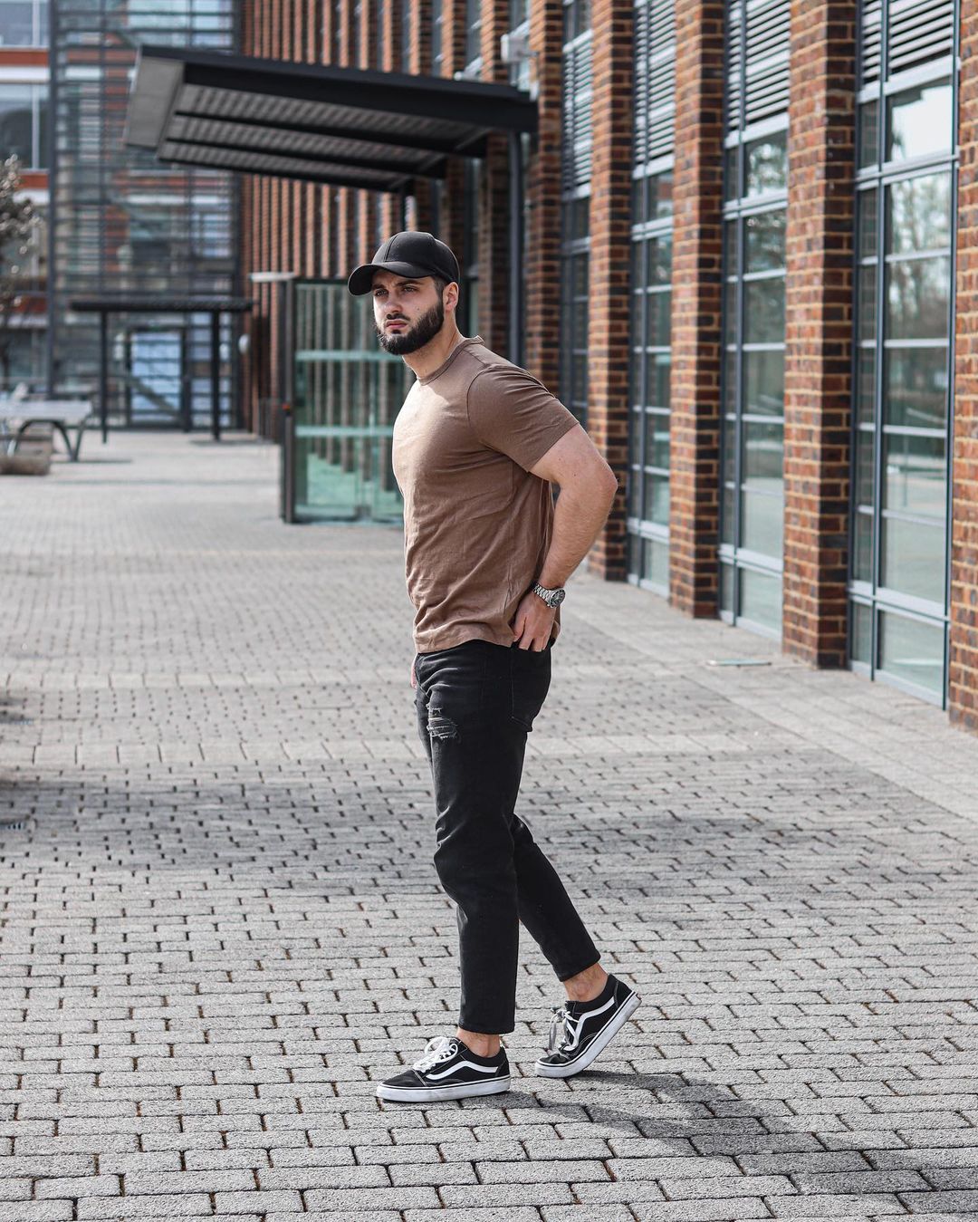 35 super stylish men's outfits with baseball caps for summer ...