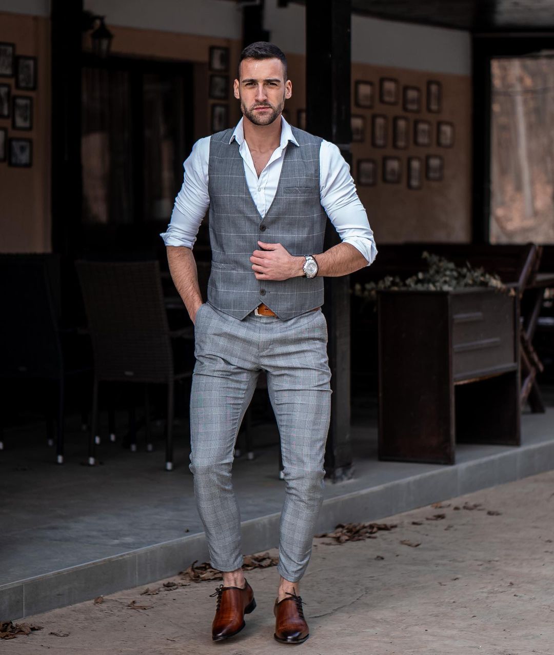 How to style a vest? 40 vest outfits for men. - vogueymen.com