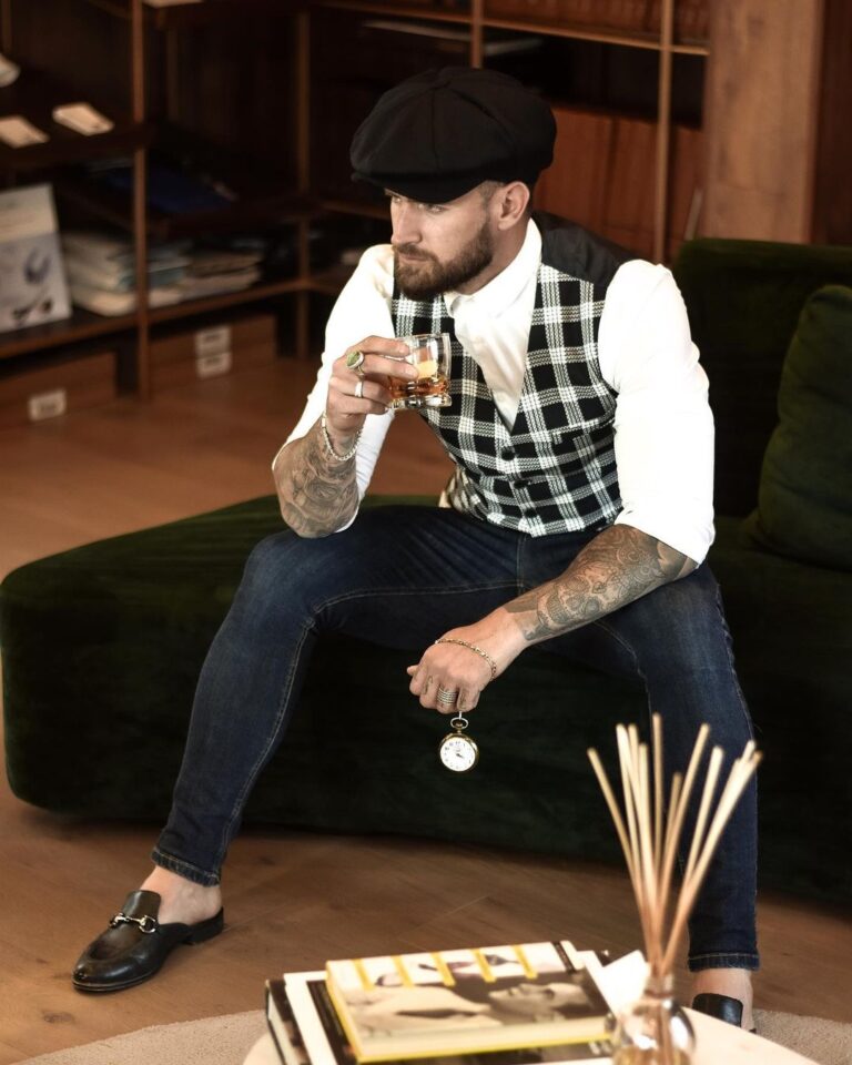 How to style a vest? 40 vest outfits for men. - vogueymen.com