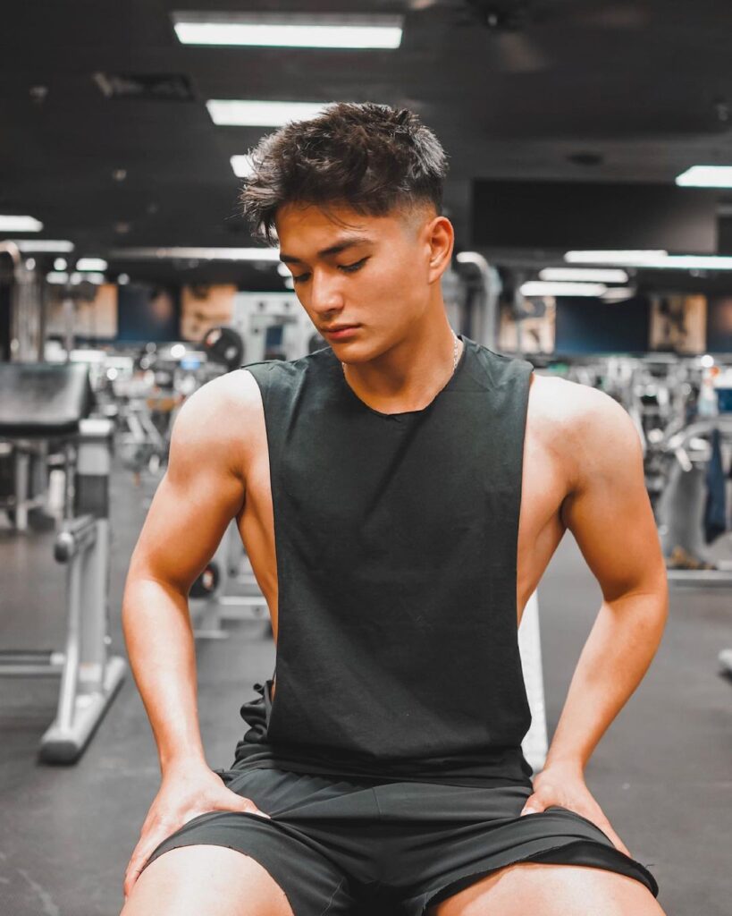 How to style a tank top, 10 spot-on ways to rock one! - vogueymen.com