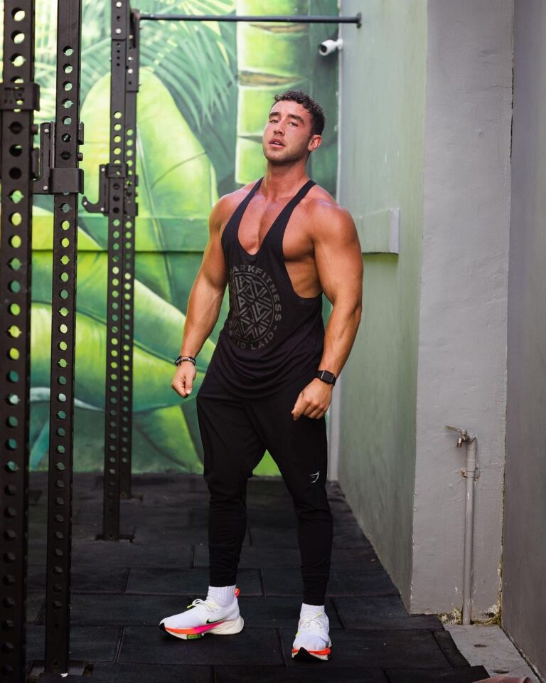33 cool and comfy gym outfit ideas for men. - vogueymen.com