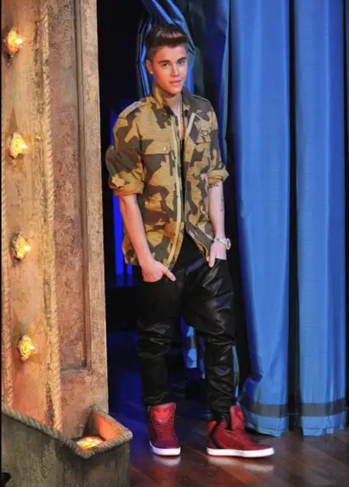 10 superstars who rocked leather pants and looked absolutely stunning ...