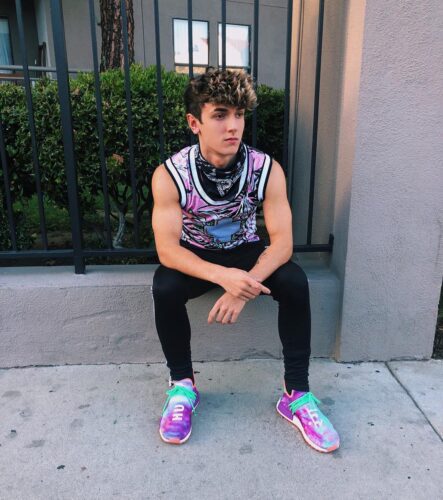 34 nifty outfits with bandanas for men - vogueymen.com