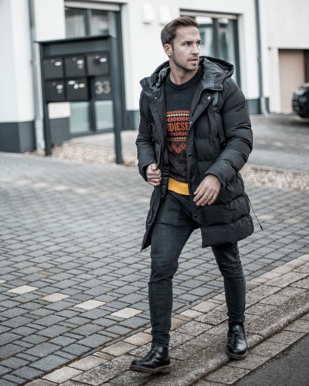 35 stylish and cozy puffer jacket outfits for guys - vogueymen.com