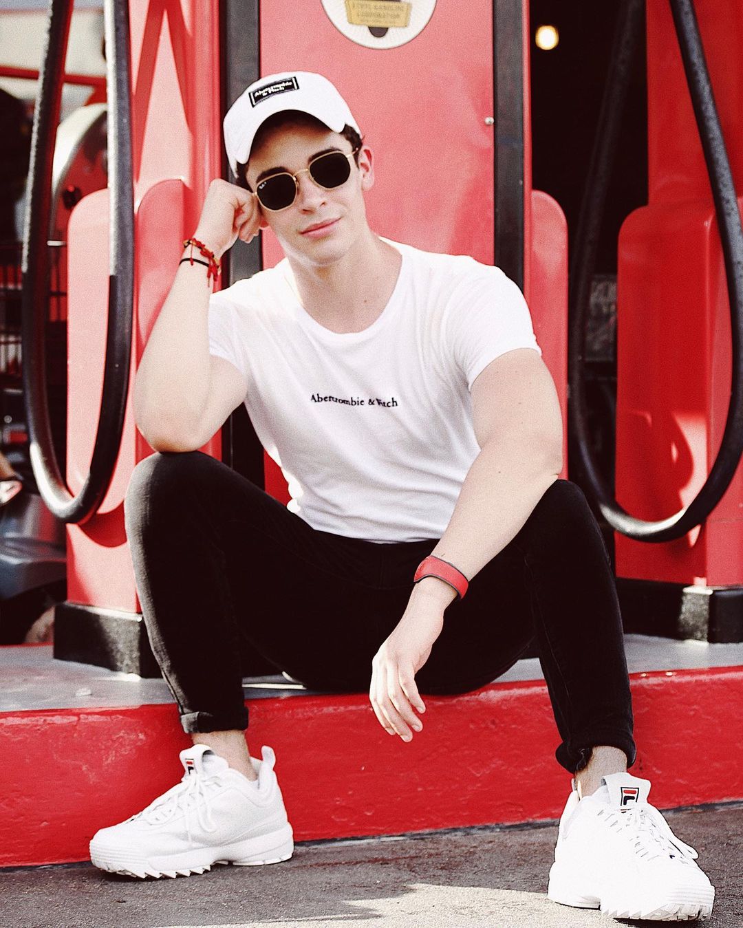 12 must-have wardrobe staples in white for guys to stay stylish all ...