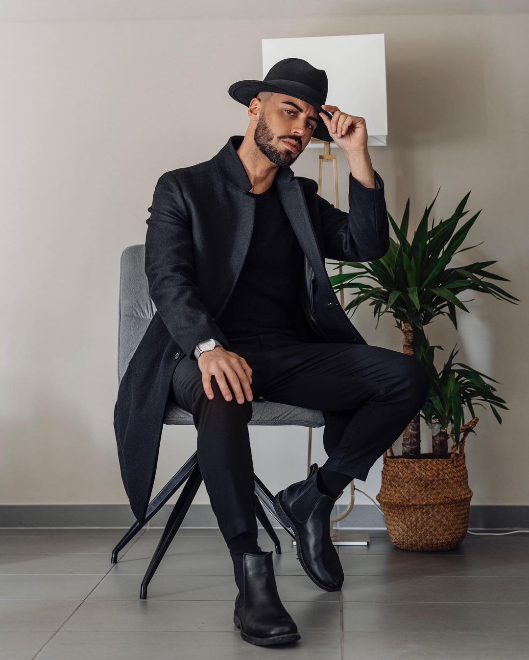 45 edgy and elegant all-black outfits for men - vogueymen.com