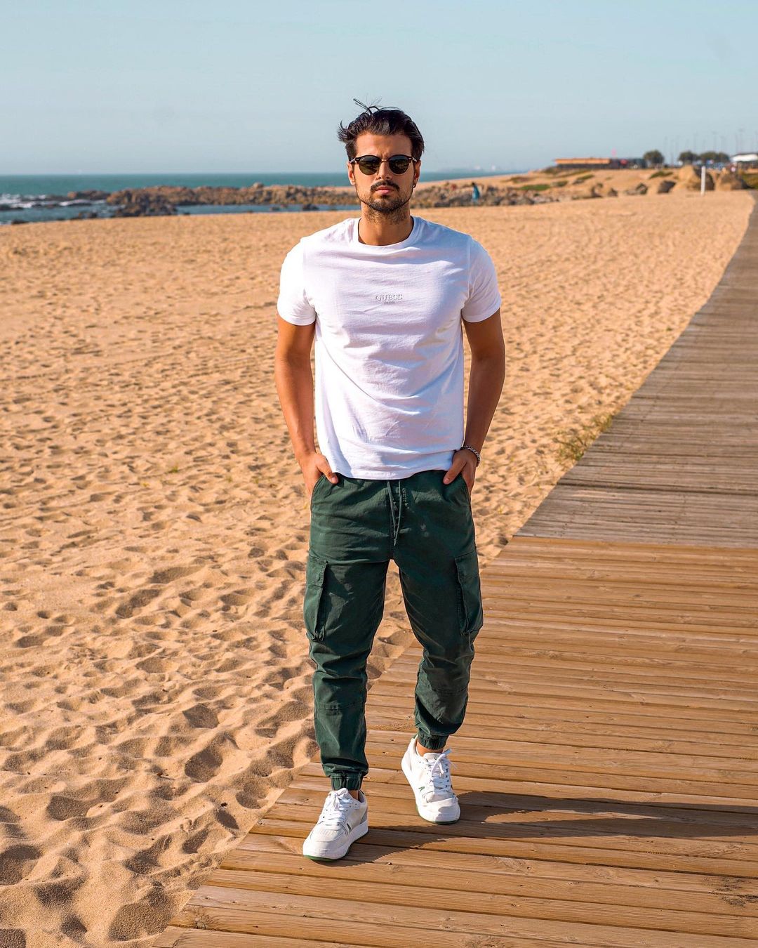 How to wear cargo pants? 50 stylish cargo pants outfits for men ...
