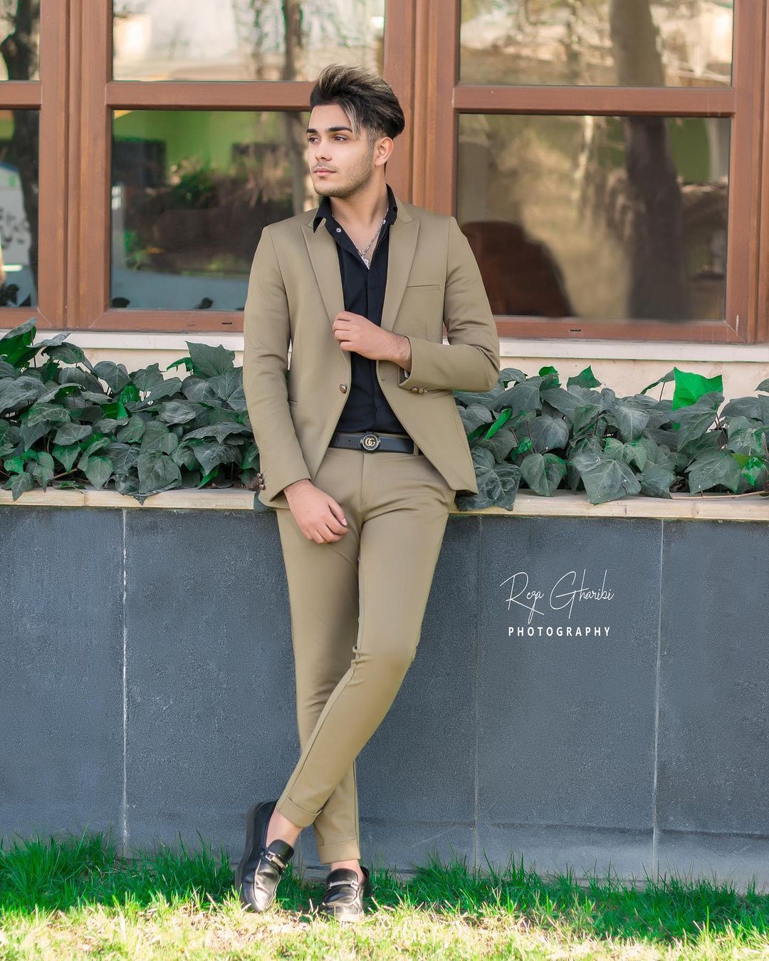How to style a suit without a tie? 55 smart casual suits without ties outfits. - vogueymen.com