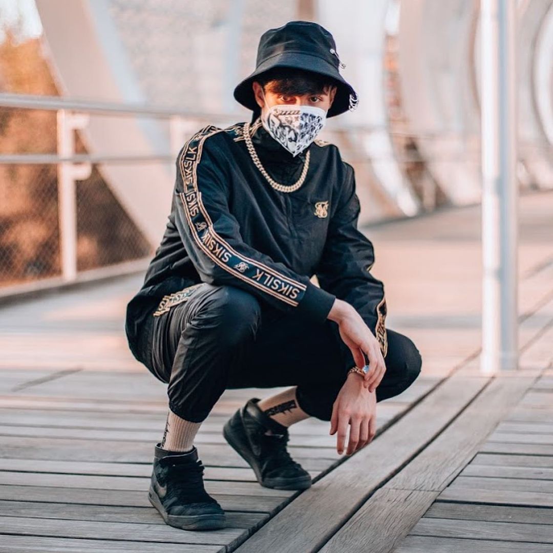 How to style a bucket hat? 30 aesthetic outfits with bucket hats for ...