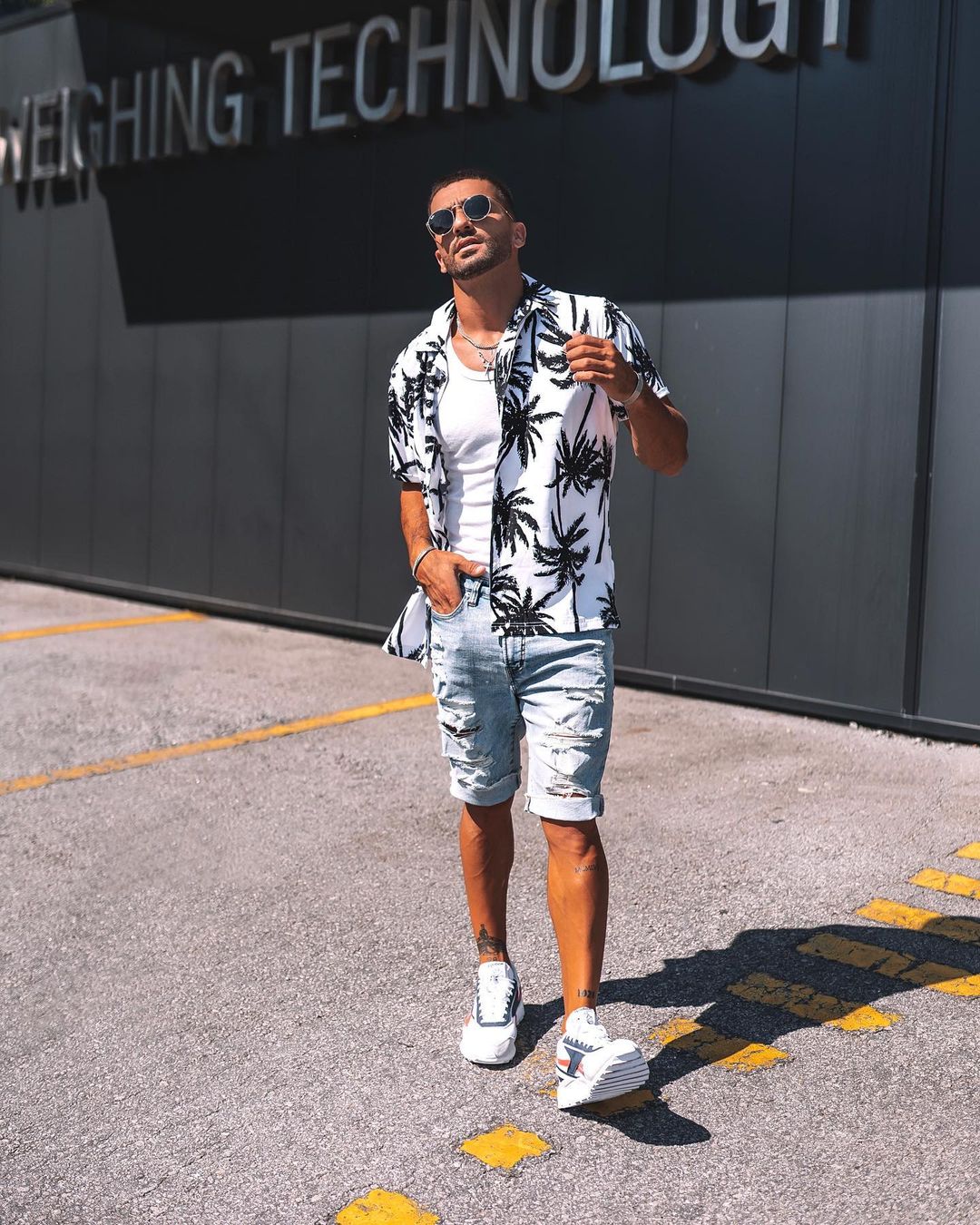 How to rock a floral shirt? 45 floral shirt outfits for guys ...