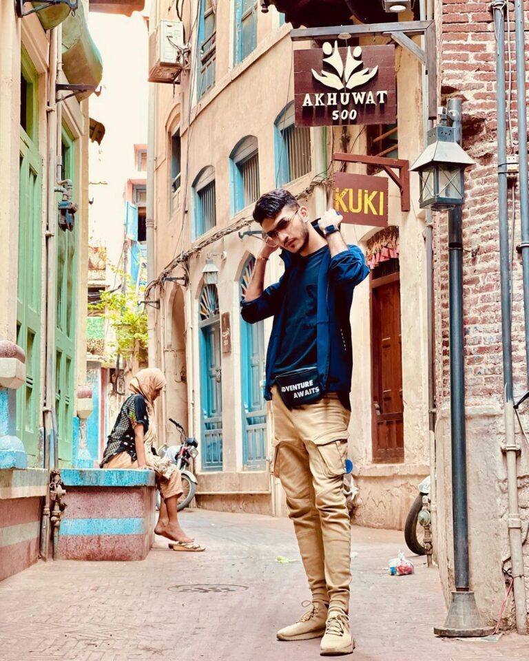 How to wear cargo pants? 50 stylish cargo pants outfits for men ...