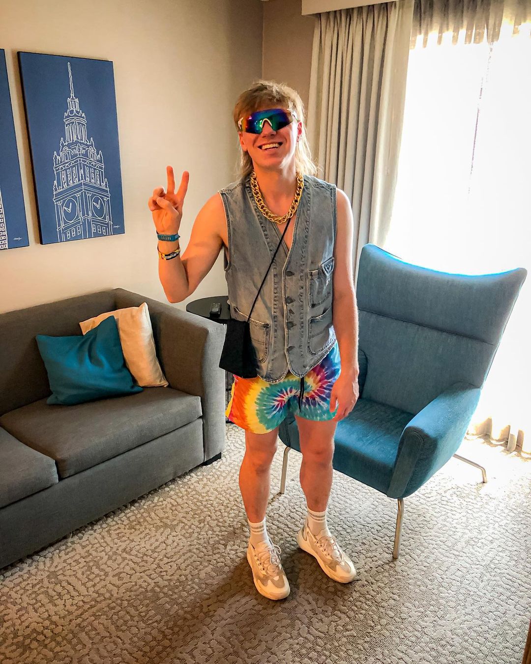 How to style a denim vest? 35+ denim vest outfits for men. - vogueymen.com