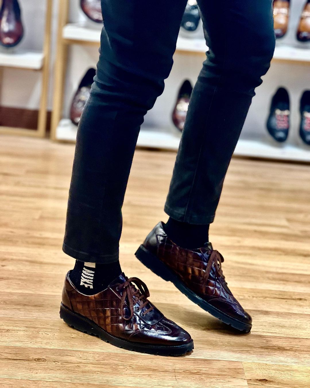 Pants, shoes, or tie? How to match socks with your outfit? 5 tricks ...