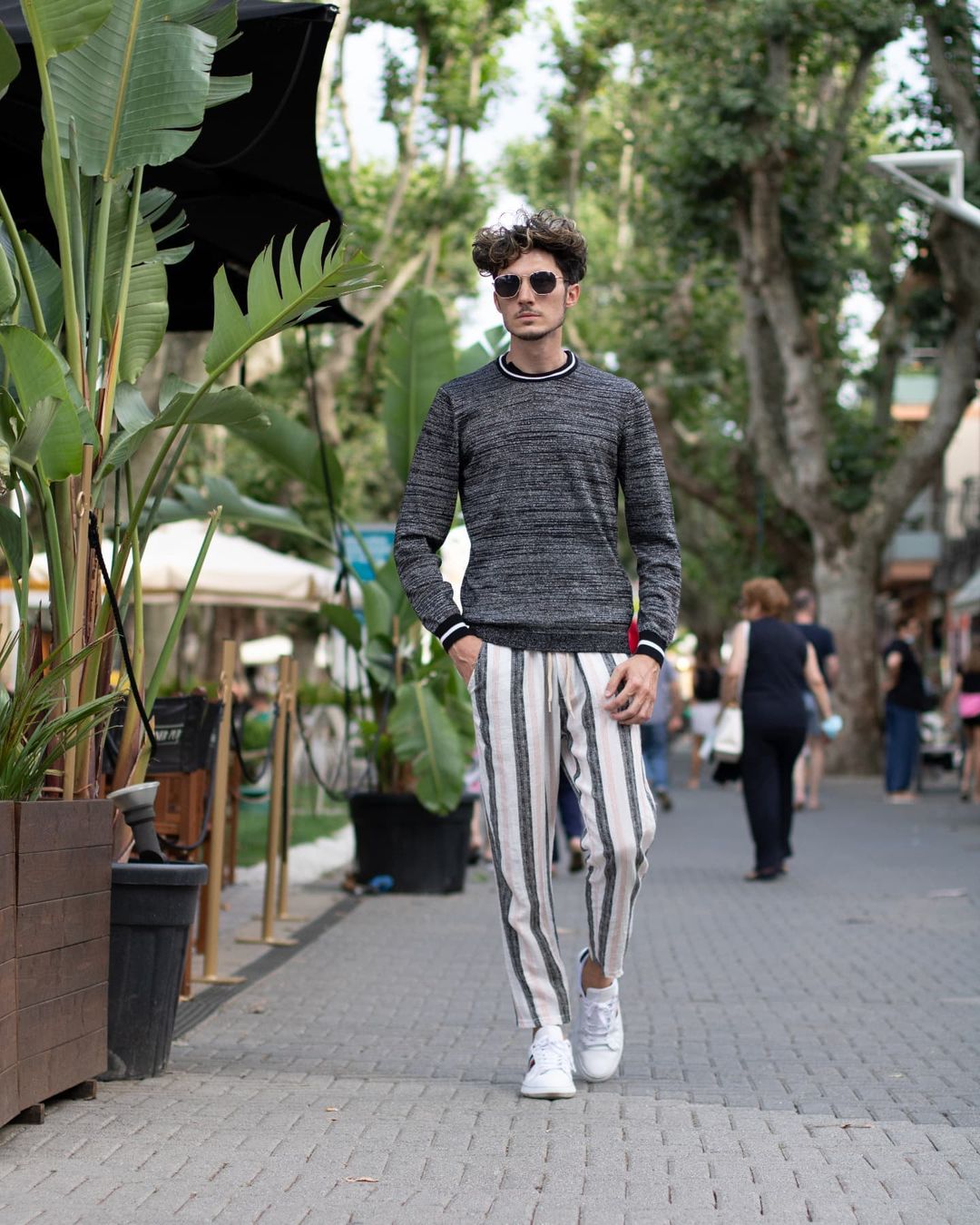 What to wear with striped pants? 40 pinstripe pants outfit ideas for ...