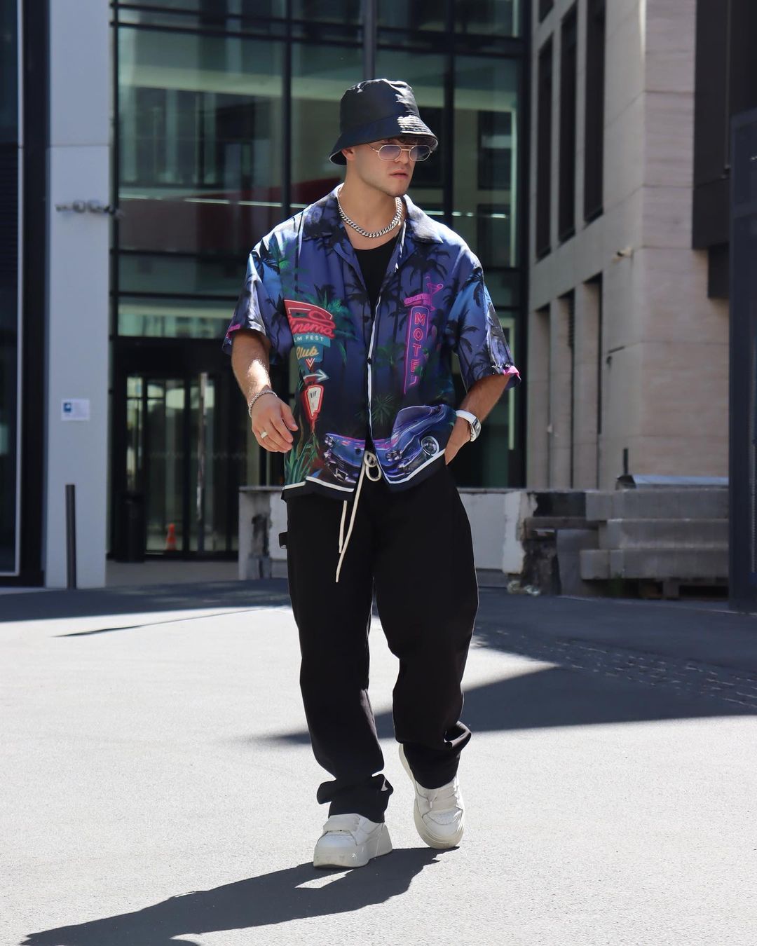 30 aesthetic outfits with bucket hats for men. - vogueymen.com