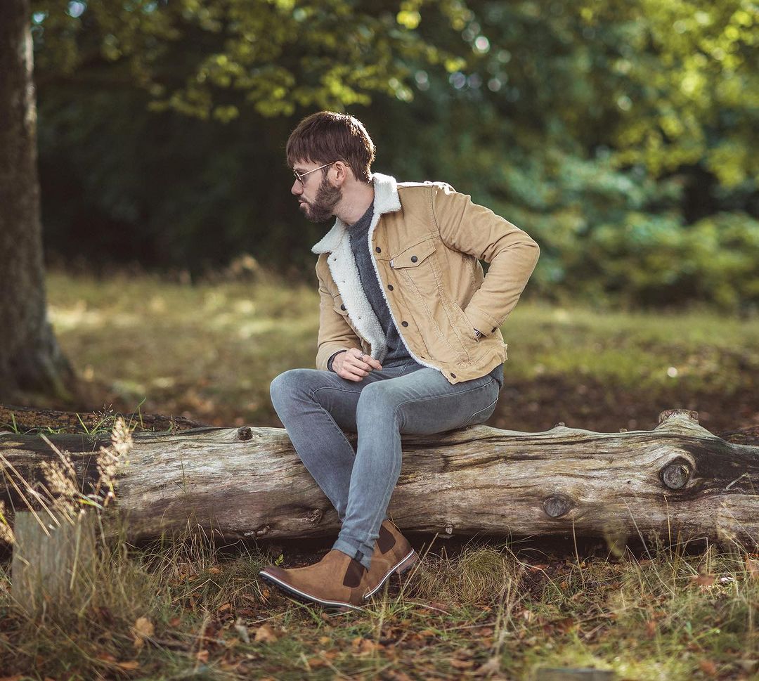 Styling the gray jeans, 30 gray jeans outfits for men. - vogueymen.com