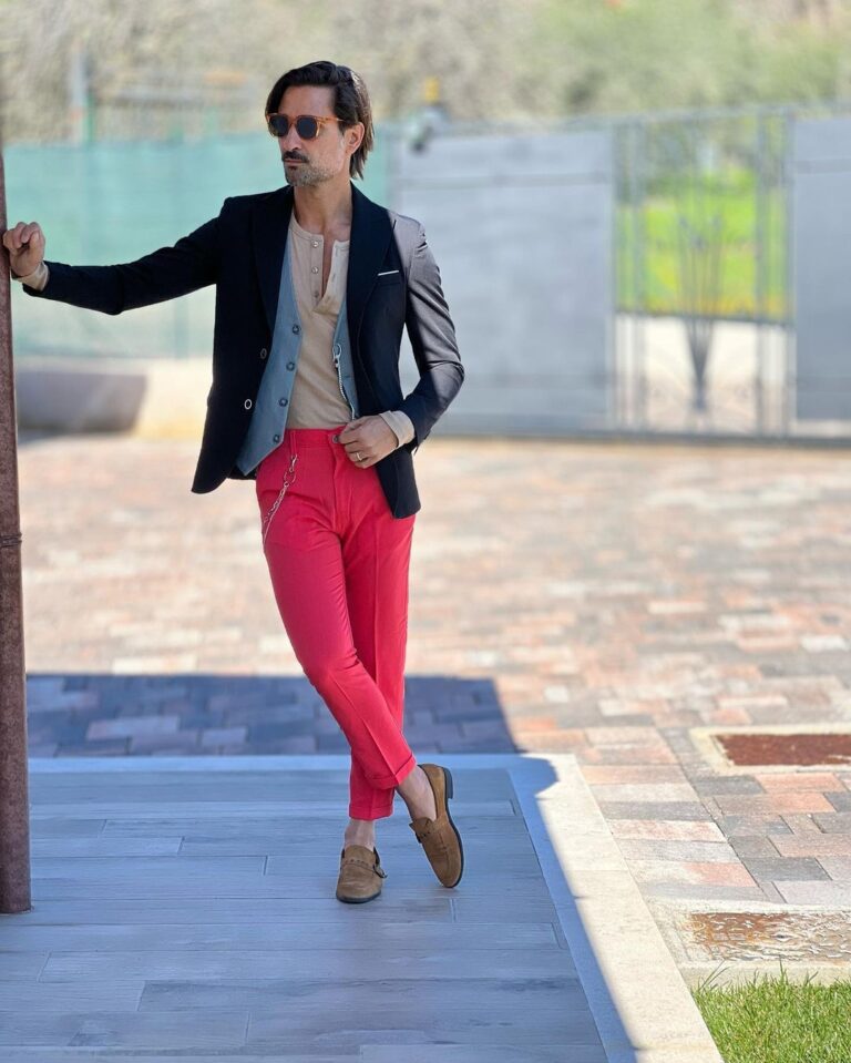 How to rock the red pants? 36 red pants outfits for men. - vogueymen.com