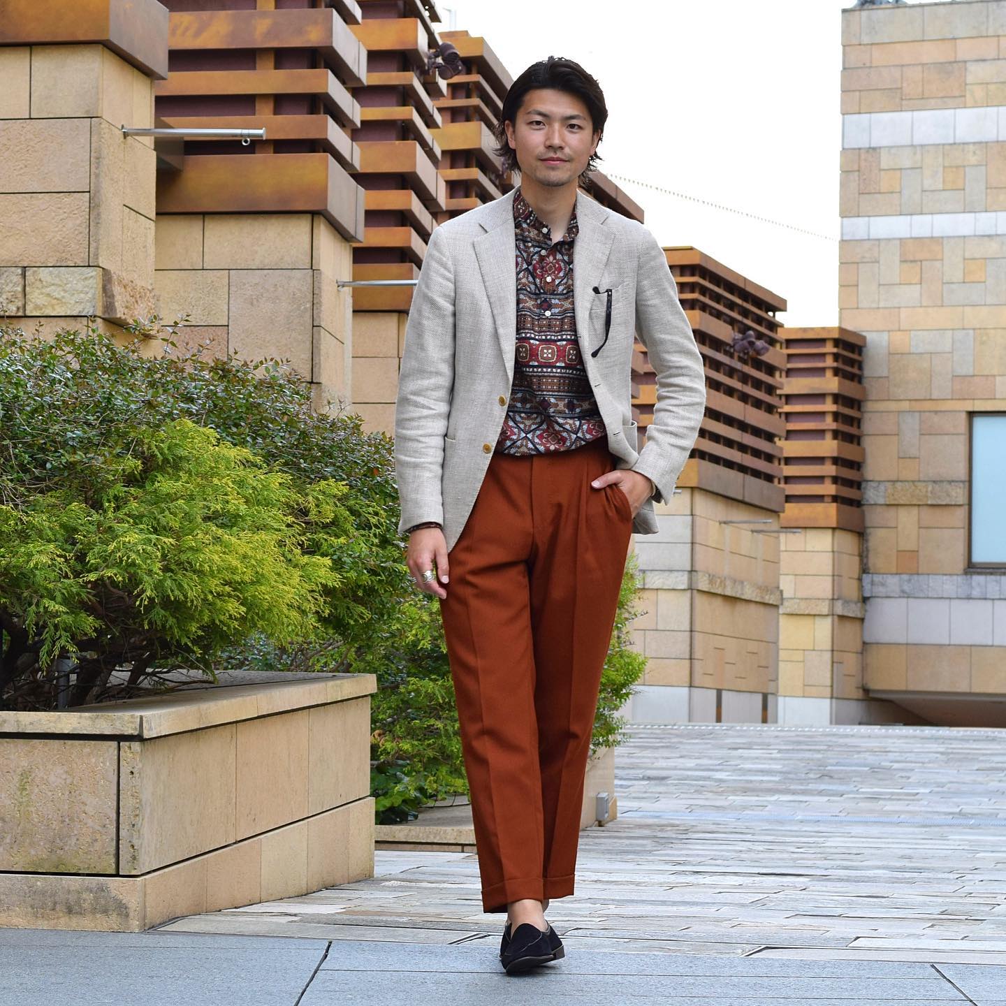 How to rock the red pants? 36 red pants outfits for men. - vogueymen.com